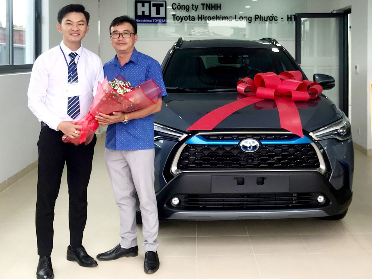 Toyota Việt Nam chính thức giới thiệu Toyota Camry hoàn toàn mới